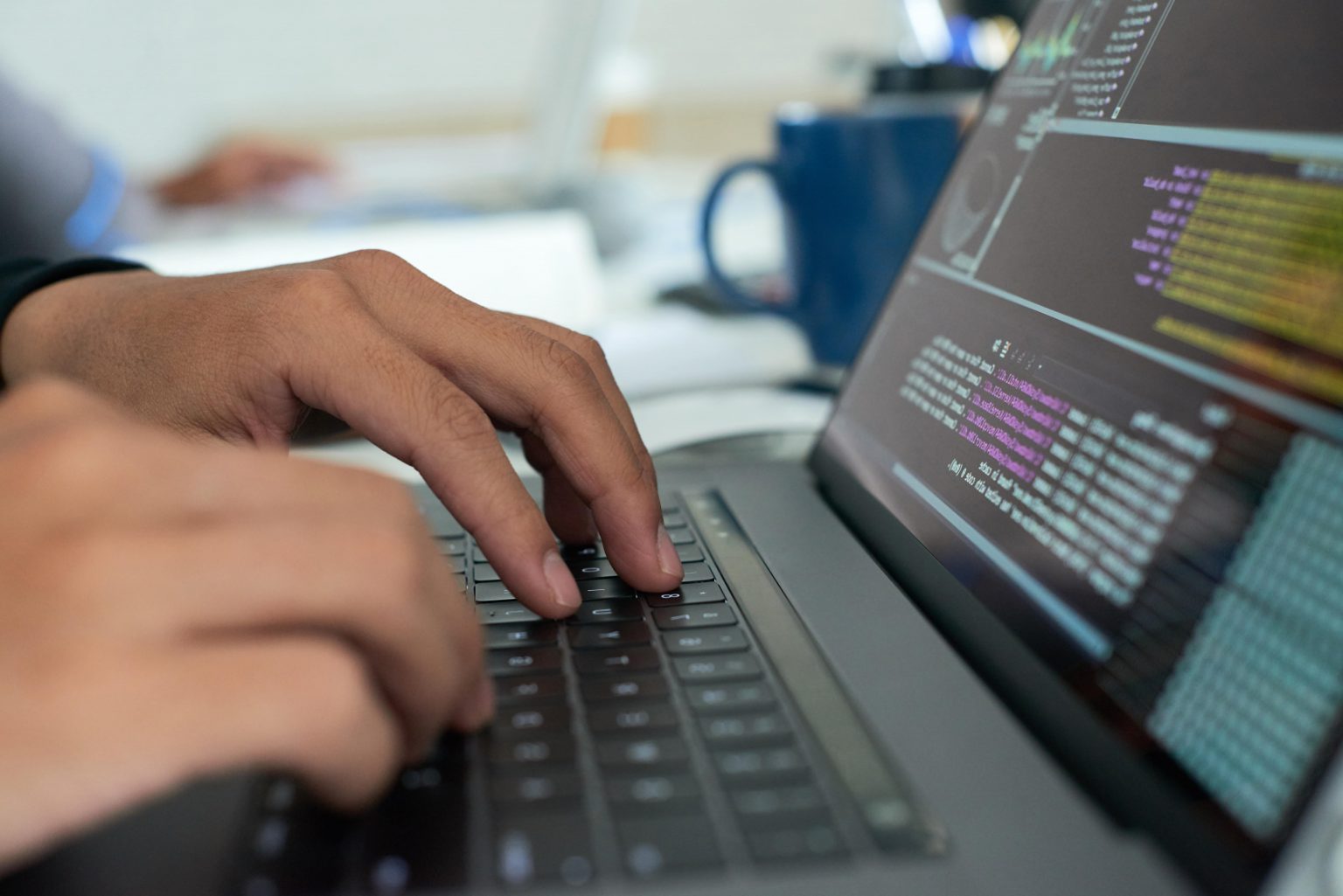 ¿Cómo elegir a los desarrolladores apps de forma correcta? - Websystem
